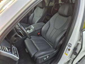 White BMW X5 2021 in Klaipeda, with an engine capacity of 3.00 L and mileage of 68 thousand km for 42000 €, photo 9 on AUTOMOTO.COM.LV