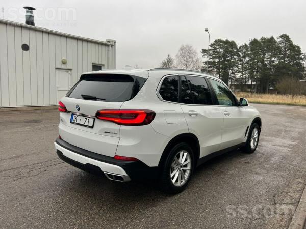 Balts BMW X5 2021 Rīga, ar dzinēja tilpumu 3.00 L un nobraukumu 78 tūkst. km par 40500 €, foto 4 vietnē AUTOMOTO.COM.LV