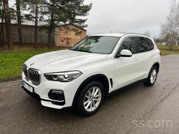 White BMW X5 2021 in Riga, with an engine capacity of 3.00 L and mileage of 78 thousand km for 40500 €, photo 2 on AUTOMOTO.COM.LV