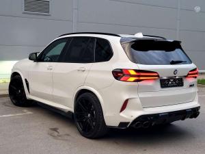 White BMW X5 2021 in Vilnius, with an engine capacity of 4.40 L and mileage of 180 thousand km for 38999 €, photo 5 on AUTOMOTO.COM.LV