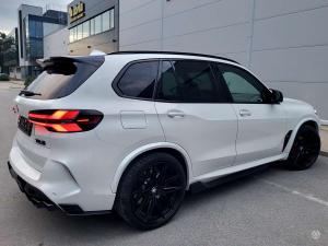 White BMW X5 2021 in Vilnius, with an engine capacity of 4.40 L and mileage of 180 thousand km for 38999 €, photo 9 on AUTOMOTO.COM.LV
