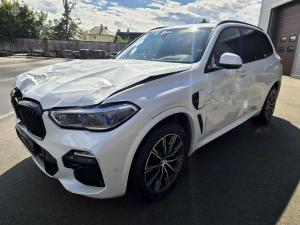 Balts BMW X5 2021 Mažeikiai, ar dzinēja tilpumu 3.00 L un nobraukumu 93 tūkst. km par 26900 €, foto  vietnē AUTOMOTO.COM.LV