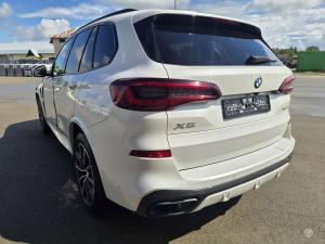 Balts BMW X5 2021 Mažeikiai, ar dzinēja tilpumu 3.00 L un nobraukumu 93 tūkst. km par 26900 €, foto 4 vietnē AUTOMOTO.COM.LV