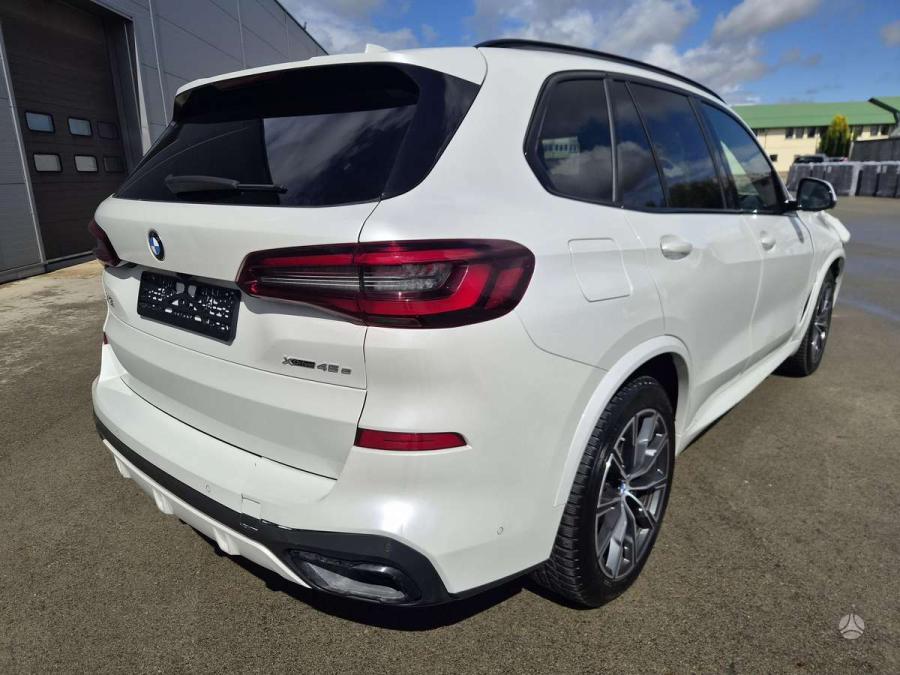 Balts BMW X5 2021 Mažeikiai, ar dzinēja tilpumu 3.00 L un nobraukumu 93 tūkst. km par 26900 €, foto 5 vietnē AUTOMOTO.COM.LV