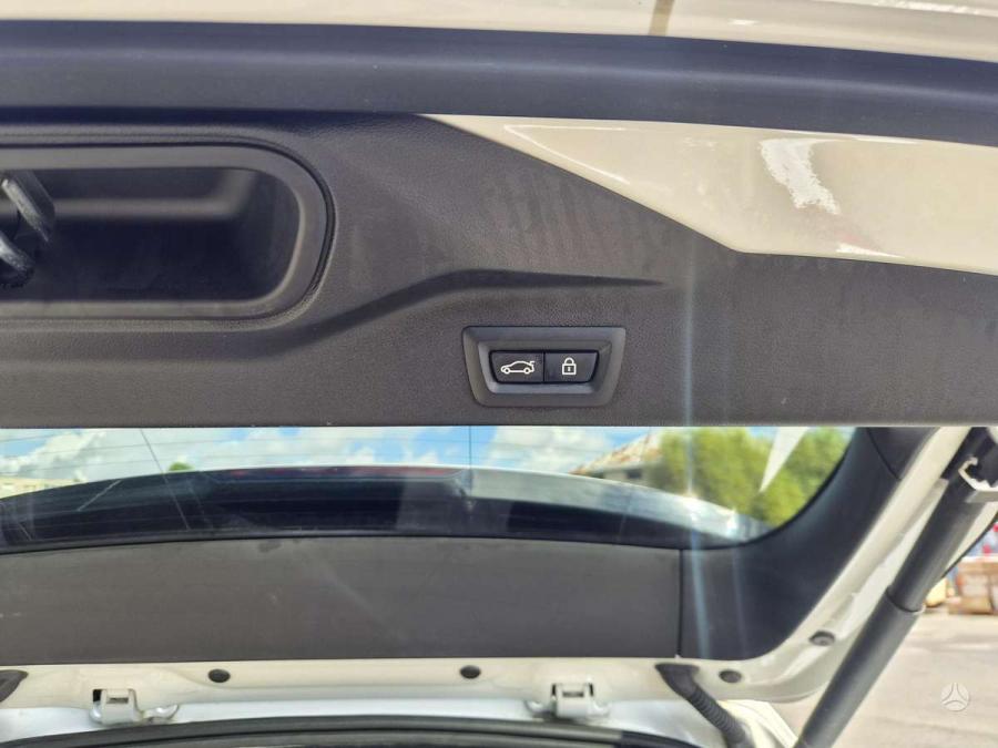 Balts BMW X5 2021 Mažeikiai, ar dzinēja tilpumu 3.00 L un nobraukumu 93 tūkst. km par 26900 €, foto 16 vietnē AUTOMOTO.COM.LV