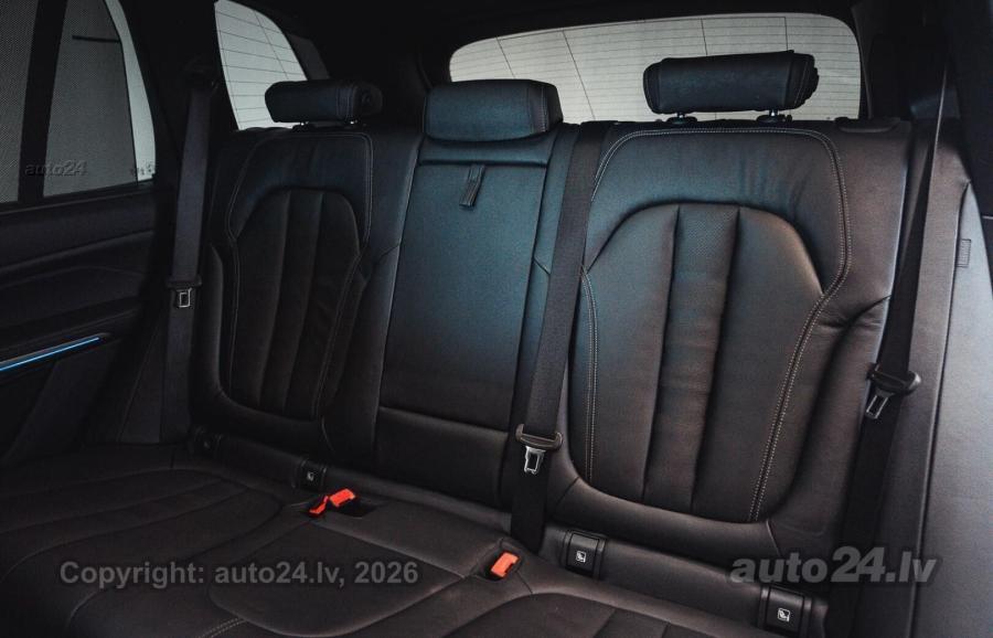 White BMW X5 2021 in Tartu, with an engine capacity of 3.00 L and mileage of 133 thousand km for 52900 €, photo 18 on AUTOMOTO.COM.LV