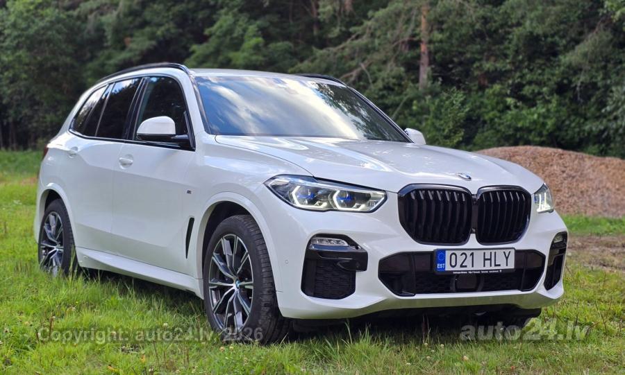 Balts BMW X5 2021 Tallina, ar dzinēja tilpumu 3.00 L un nobraukumu 76 tūkst. km par 52500 €, foto 1 vietnē AUTOMOTO.COM.LV
