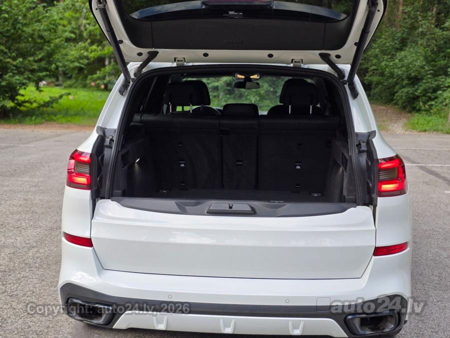 Balts BMW X5 2021 Tallina, ar dzinēja tilpumu 3.00 L un nobraukumu 76 tūkst. km par 52500 €, foto 9 vietnē AUTOMOTO.COM.LV