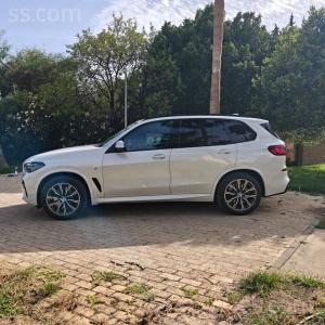 Balts BMW X5 2021 Rīga, ar dzinēja tilpumu 3.00 L un nobraukumu 196 tūkst. km par 45000 €, foto 4 vietnē AUTOMOTO.COM.LV