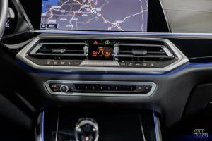 Белый БМВ Х5 2022 в Вильнюс, объемом двигателя 3.00 л и пробегом 140 тыс. км за 52991 €, фото 22 на AUTOMOTO.COM.LV