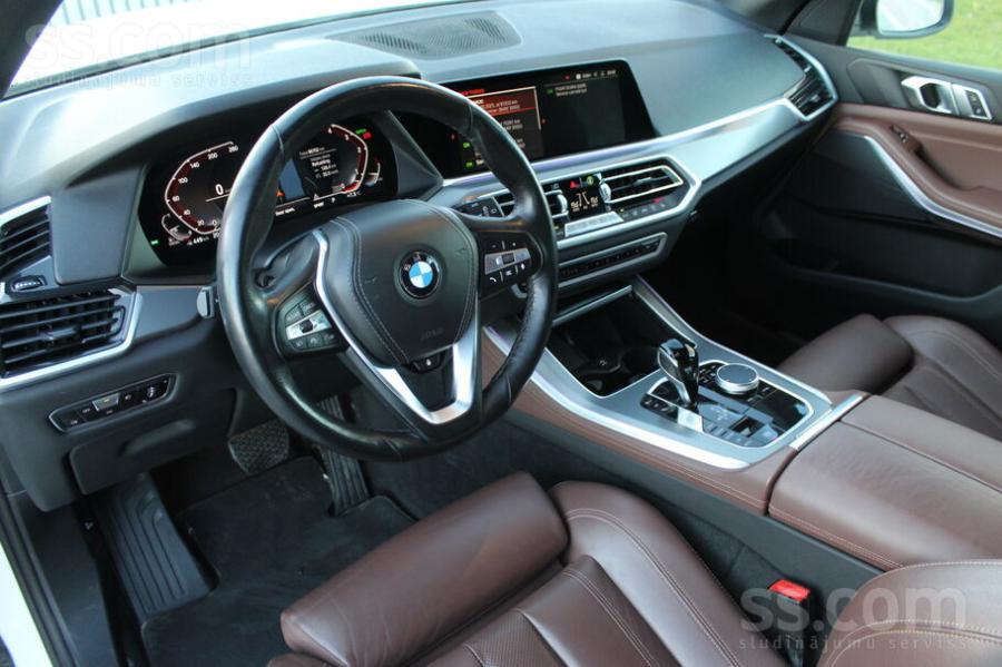 White BMW X5 2022 in Riga, with an engine capacity of 3.00 L and mileage of 98 thousand km for 44700 €, photo 9 on AUTOMOTO.COM.LV