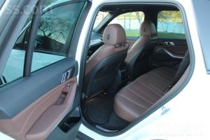 White BMW X5 2022 in Riga, with an engine capacity of 3.00 L and mileage of 98 thousand km for 44700 €, photo 12 on AUTOMOTO.COM.LV