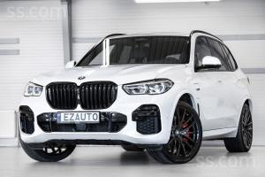 White BMW X5 2022 in Tukums, with an engine capacity of 3.00 L and mileage of 0 thousand km for 55777 €, photo  on AUTOMOTO.COM.LV