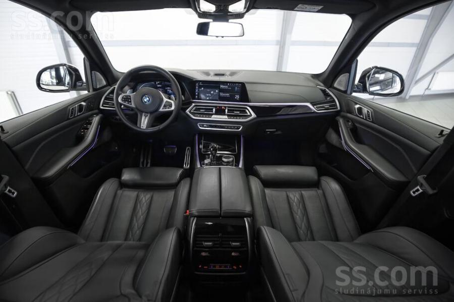 White BMW X5 2022 in Tukums, with an engine capacity of 3.00 L and mileage of 0 thousand km for 55777 €, photo 12 on AUTOMOTO.COM.LV