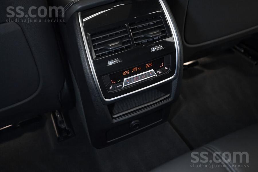 White BMW X5 2022 in Tukums, with an engine capacity of 3.00 L and mileage of 0 thousand km for 55777 €, photo 17 on AUTOMOTO.COM.LV