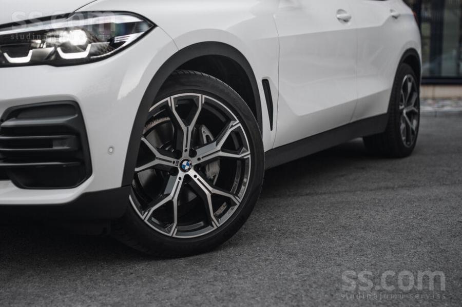 Balts BMW X5 2022 Rīga, ar dzinēja tilpumu 3.00 L un nobraukumu 92 tūkst. km par 38900 €, foto 3 vietnē AUTOMOTO.COM.LV