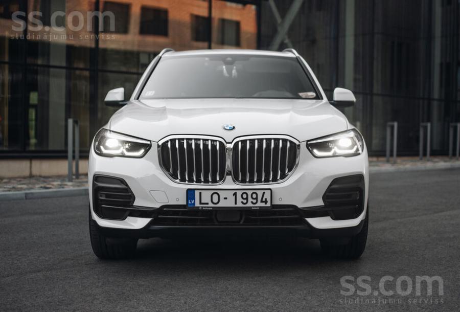 Balts BMW X5 2022 Rīga, ar dzinēja tilpumu 3.00 L un nobraukumu 92 tūkst. km par 38900 €, foto 4 vietnē AUTOMOTO.COM.LV