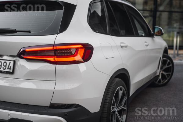 Balts BMW X5 2022 Rīga, ar dzinēja tilpumu 3.00 L un nobraukumu 92 tūkst. km par 38900 €, foto 7 vietnē AUTOMOTO.COM.LV