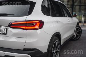 Balts BMW X5 2022 Rīga, ar dzinēja tilpumu 3.00 L un nobraukumu 92 tūkst. km par 38900 €, foto 8 vietnē AUTOMOTO.COM.LV
