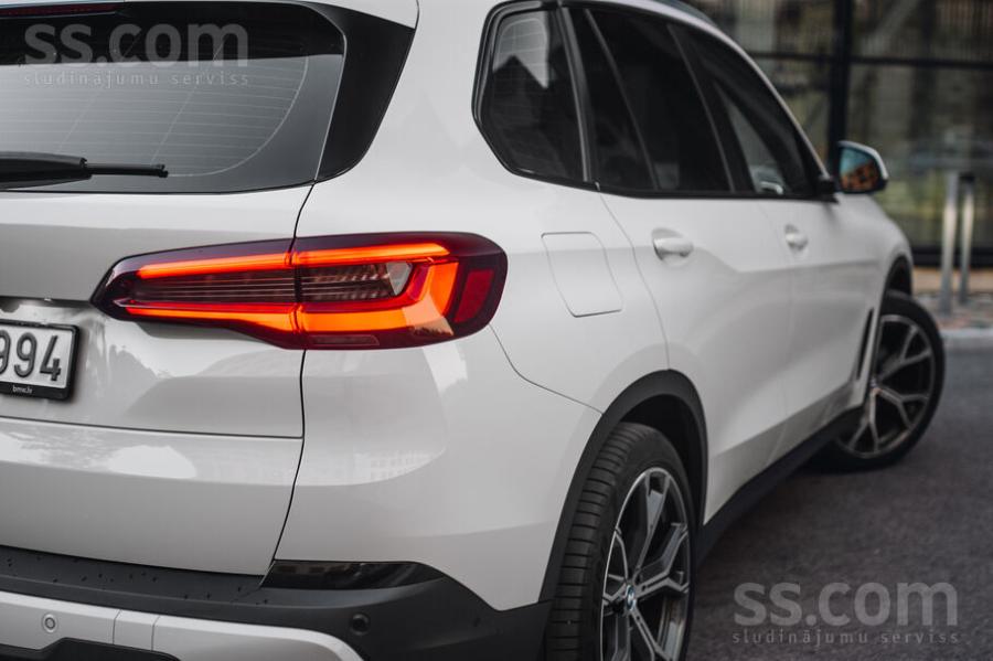 Balts BMW X5 2022 Rīga, ar dzinēja tilpumu 3.00 L un nobraukumu 92 tūkst. km par 38900 €, foto 8 vietnē AUTOMOTO.COM.LV