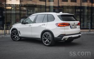 Balts BMW X5 2022 Rīga, ar dzinēja tilpumu 3.00 L un nobraukumu 92 tūkst. km par 38900 €, foto 10 vietnē AUTOMOTO.COM.LV