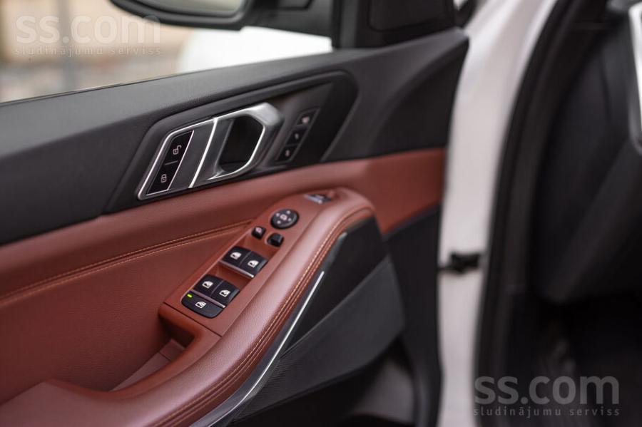 Balts BMW X5 2022 Rīga, ar dzinēja tilpumu 3.00 L un nobraukumu 92 tūkst. km par 38900 €, foto 12 vietnē AUTOMOTO.COM.LV