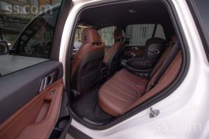 Balts BMW X5 2022 Rīga, ar dzinēja tilpumu 3.00 L un nobraukumu 92 tūkst. km par 38900 €, foto 23 vietnē AUTOMOTO.COM.LV