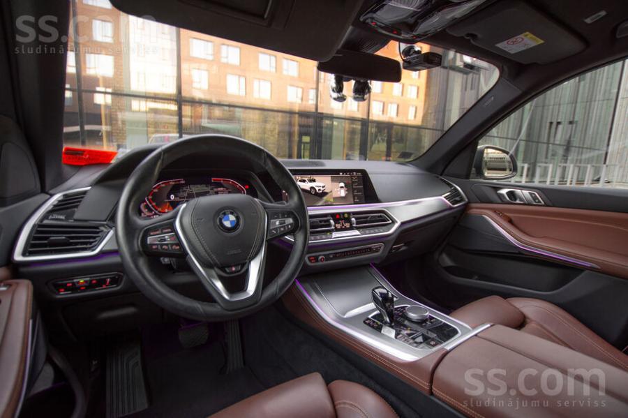 Balts BMW X5 2022 Rīga, ar dzinēja tilpumu 3.00 L un nobraukumu 92 tūkst. km par 38900 €, foto 24 vietnē AUTOMOTO.COM.LV