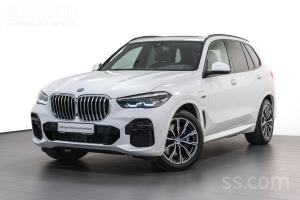 Белый БМВ Х5 2022 в Рига, объемом двигателя 3.00 л и пробегом 17 тыс. км за 66500 €, фото  на AUTOMOTO.COM.LV