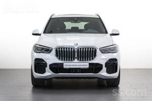 White BMW X5 2022 in Riga, with an engine capacity of 3.00 L and mileage of 17 thousand km for 66500 €, photo 4 on AUTOMOTO.COM.LV