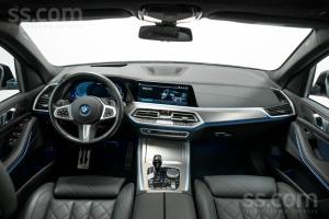 White BMW X5 2022 in Riga, with an engine capacity of 3.00 L and mileage of 17 thousand km for 66500 €, photo 5 on AUTOMOTO.COM.LV
