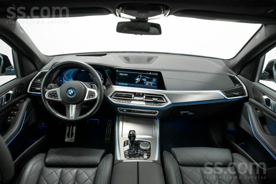 White BMW X5 2022 in Riga, with an engine capacity of 3.00 L and mileage of 17 thousand km for 66500 €, photo 5 on AUTOMOTO.COM.LV