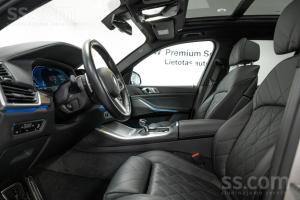 White BMW X5 2022 in Riga, with an engine capacity of 3.00 L and mileage of 17 thousand km for 66500 €, photo 7 on AUTOMOTO.COM.LV