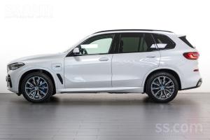 White BMW X5 2022 in Riga, with an engine capacity of 3.00 L and mileage of 17 thousand km for 66500 €, photo 10 on AUTOMOTO.COM.LV