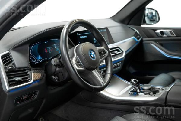 Balts BMW X5 2022 Rīga, ar dzinēja tilpumu 3.00 L un nobraukumu 17 tūkst. km par 66500 €, foto 10 vietnē AUTOMOTO.COM.LV