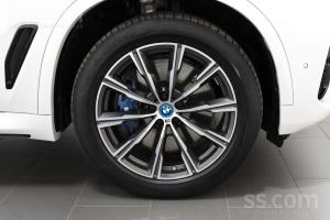 White BMW X5 2022 in Riga, with an engine capacity of 3.00 L and mileage of 17 thousand km for 66500 €, photo 14 on AUTOMOTO.COM.LV