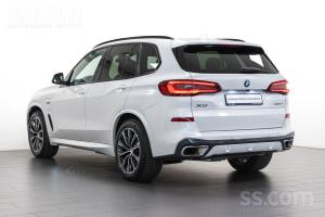 White BMW X5 2022 in Riga, with an engine capacity of 3.00 L and mileage of 17 thousand km for 66500 €, photo 15 on AUTOMOTO.COM.LV