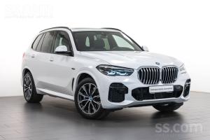 White BMW X5 2022 in Riga, with an engine capacity of 3.00 L and mileage of 17 thousand km for 66500 €, photo 16 on AUTOMOTO.COM.LV