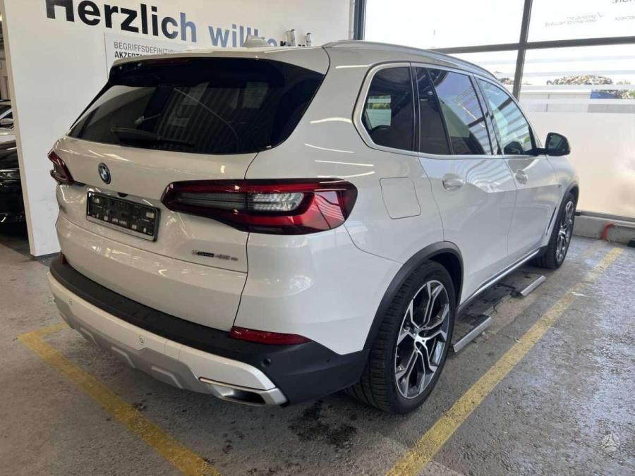 Balts BMW X5 2022 Viļņa, ar dzinēja tilpumu 3.00 L un nobraukumu 162 tūkst. km par 41777 €, foto 3 vietnē AUTOMOTO.COM.LV
