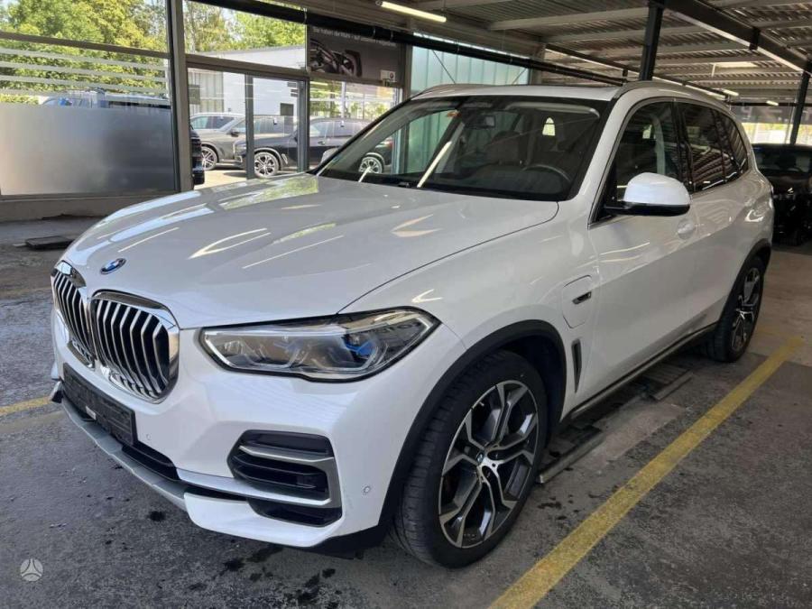 Balts BMW X5 2022 Viļņa, ar dzinēja tilpumu 3.00 L un nobraukumu 162 tūkst. km par 41777 €, foto 4 vietnē AUTOMOTO.COM.LV