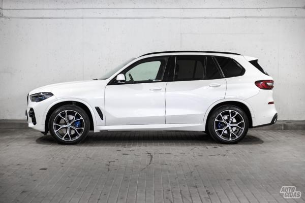 White BMW X5 2022 in Vilnius, with an engine capacity of 3.00 L and mileage of 85 thousand km for 54491 €, photo 3 on AUTOMOTO.COM.LV