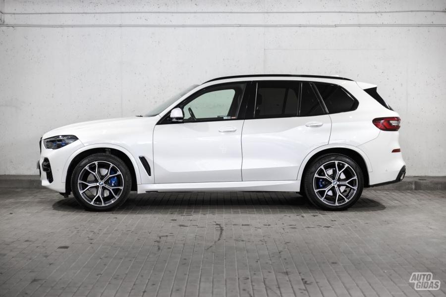Balts BMW X5 2022 Viļņa, ar dzinēja tilpumu 3.00 L un nobraukumu 85 tūkst. km par 54491 €, foto 4 vietnē AUTOMOTO.COM.LV
