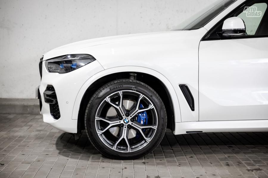 Balts BMW X5 2022 Viļņa, ar dzinēja tilpumu 3.00 L un nobraukumu 85 tūkst. km par 54491 €, foto 5 vietnē AUTOMOTO.COM.LV