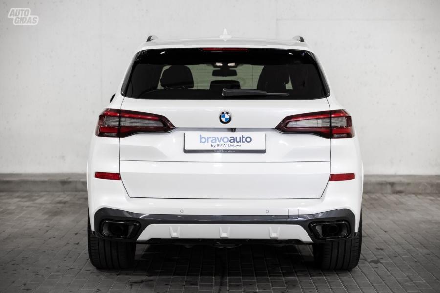 Balts BMW X5 2022 Viļņa, ar dzinēja tilpumu 3.00 L un nobraukumu 85 tūkst. km par 54491 €, foto 12 vietnē AUTOMOTO.COM.LV