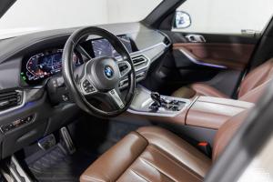 Balts BMW X5 2022 Viļņa, ar dzinēja tilpumu 3.00 L un nobraukumu 85 tūkst. km par 54491 €, foto 16 vietnē AUTOMOTO.COM.LV