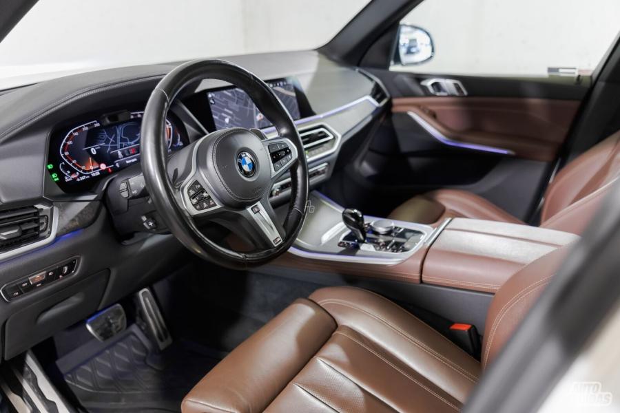 Balts BMW X5 2022 Viļņa, ar dzinēja tilpumu 3.00 L un nobraukumu 85 tūkst. km par 54491 €, foto 16 vietnē AUTOMOTO.COM.LV