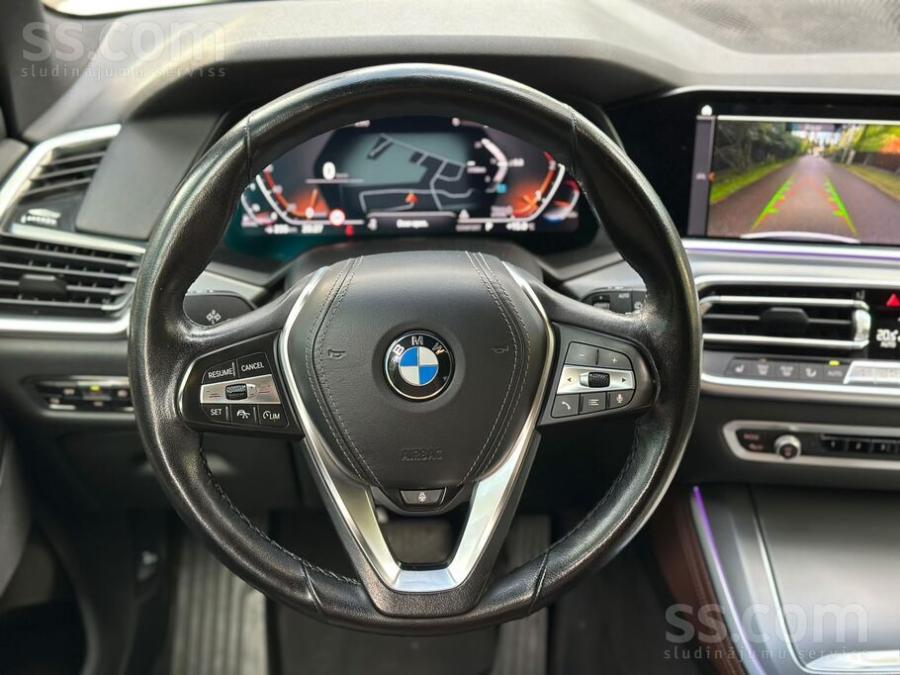 White BMW X5 2022 in Riga, with an engine capacity of 3.00 L and mileage of 103 thousand km for 42390 €, photo 13 on AUTOMOTO.COM.LV