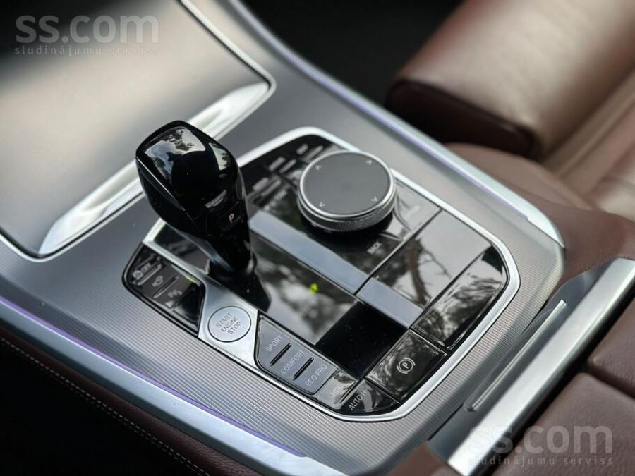 White BMW X5 2022 in Riga, with an engine capacity of 3.00 L and mileage of 103 thousand km for 42390 €, photo 17 on AUTOMOTO.COM.LV