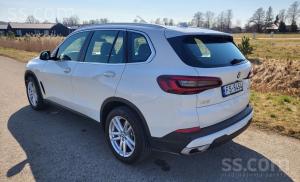 Balts BMW X5 2022 Rīga, ar dzinēja tilpumu 3.00 L un nobraukumu 40 tūkst. km par 43500 €, foto 5 vietnē AUTOMOTO.COM.LV