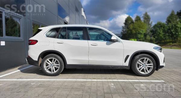 Balts BMW X5 2022 Rīga, ar dzinēja tilpumu 3.00 L un nobraukumu 40 tūkst. km par 43500 €, foto 6 vietnē AUTOMOTO.COM.LV